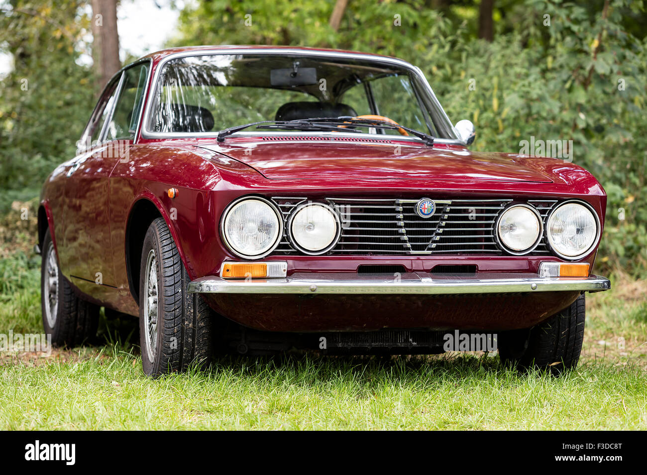 Alfa Romeo vintage car Stock Photo - Alamy