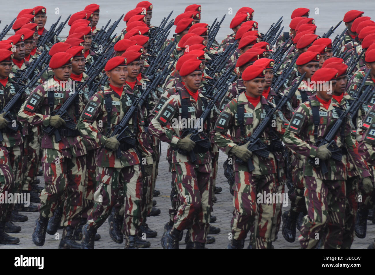 Cilegon, Indonesia. 05th Oct, 2015. Indonesian National Army soldiers ...