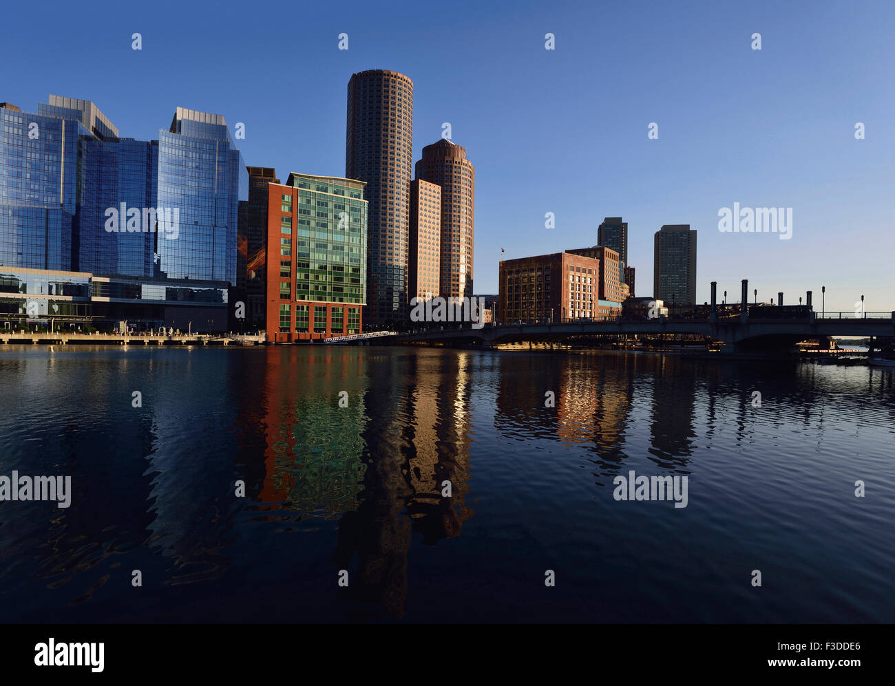 Fort point channel hi-res stock photography and images - Alamy