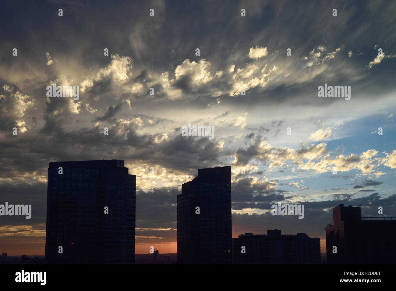 Sky dramatic building structure hi-res stock photography and images - Alamy