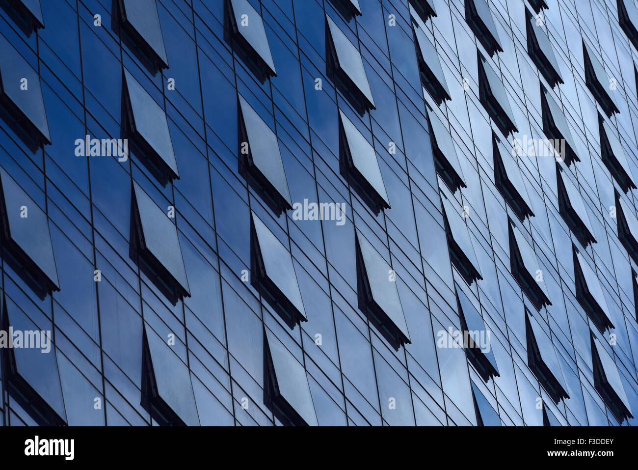 Office building windows, full view hi-res stock photography and images ...