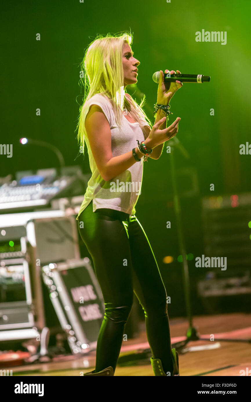 Royal Oak Michigan Usa 4th Oct 2015 Andie Case Performing On The Girls Night In The First