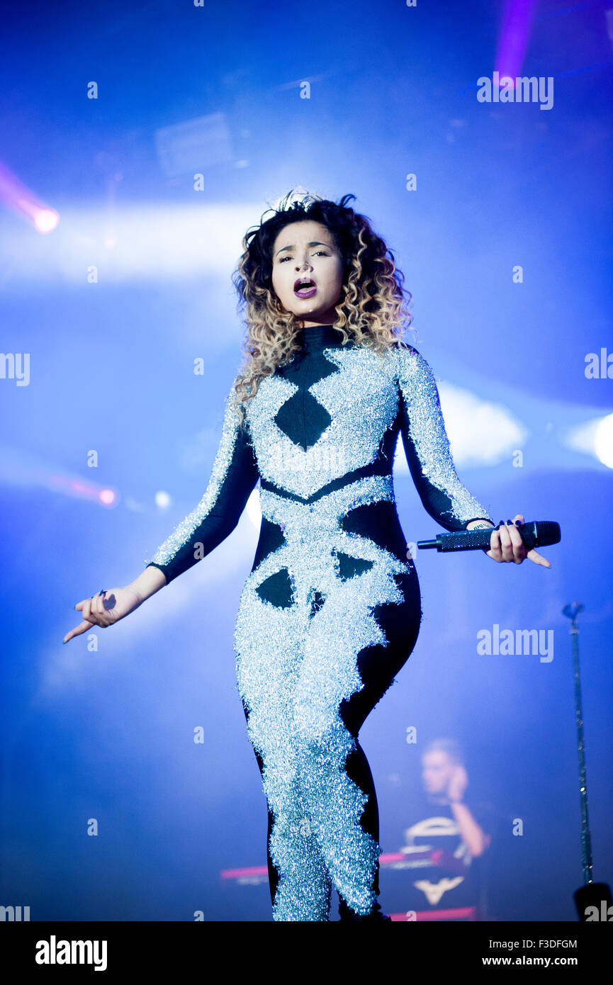 Ella Eyre Body