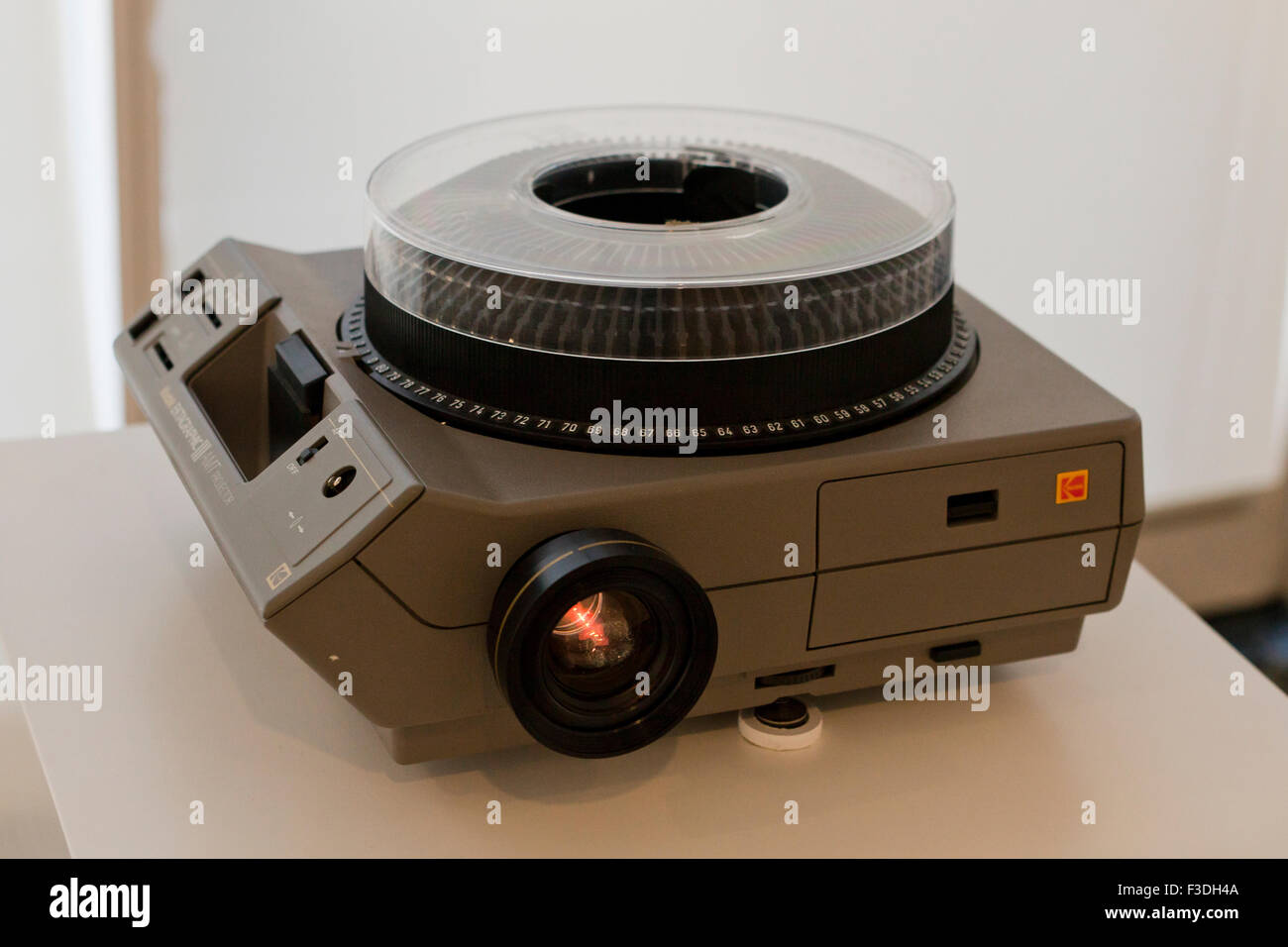 Kodak slide projector hi-res stock photography and images - Alamy