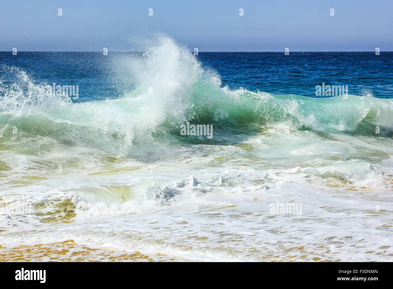 Crystal clear waves hi-res stock photography and images - Alamy