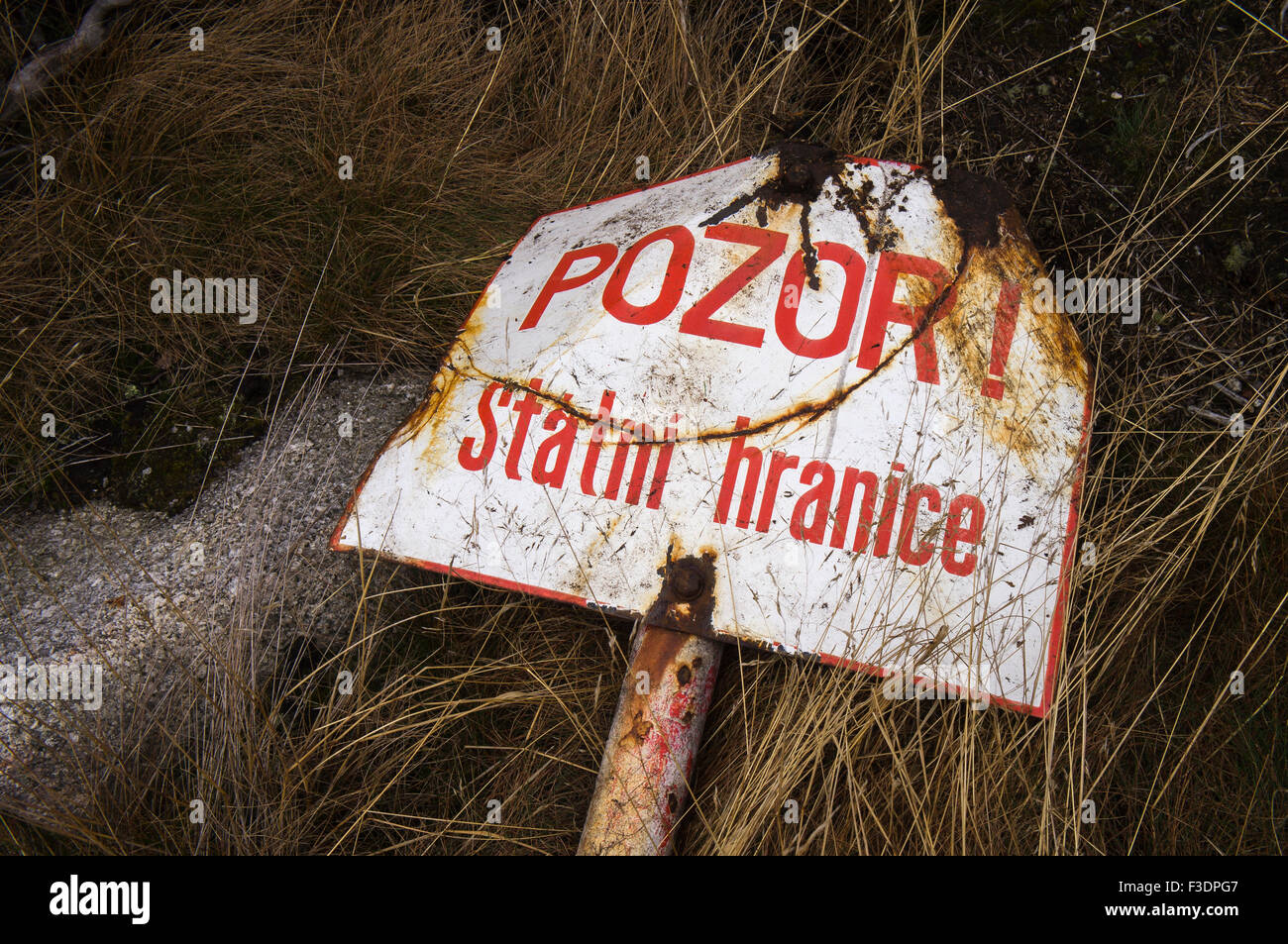 Beware State Border Sign Stock Photos & Beware State Border Sign Stock ...