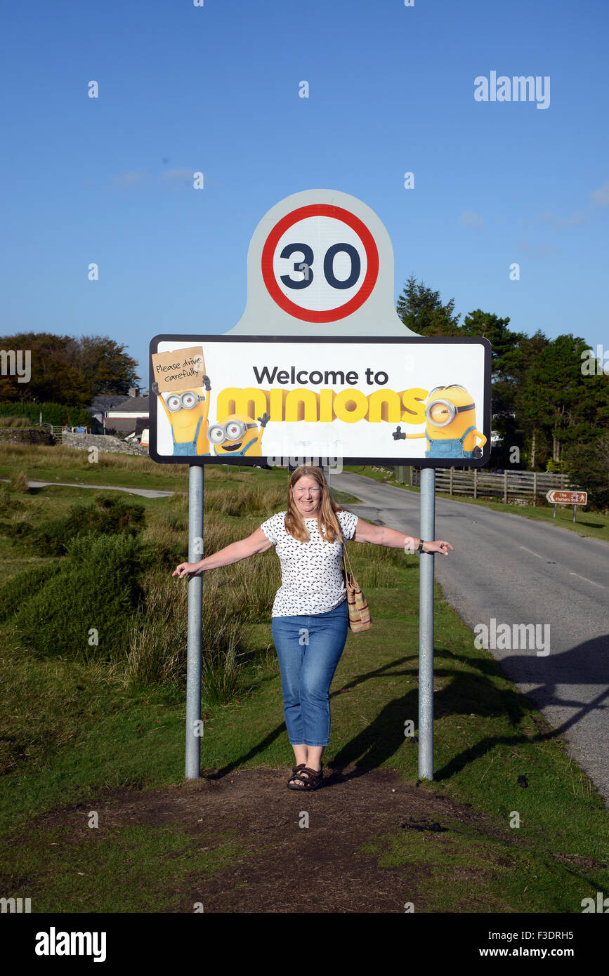 Minions village sign hi-res stock photography and images - Alamy