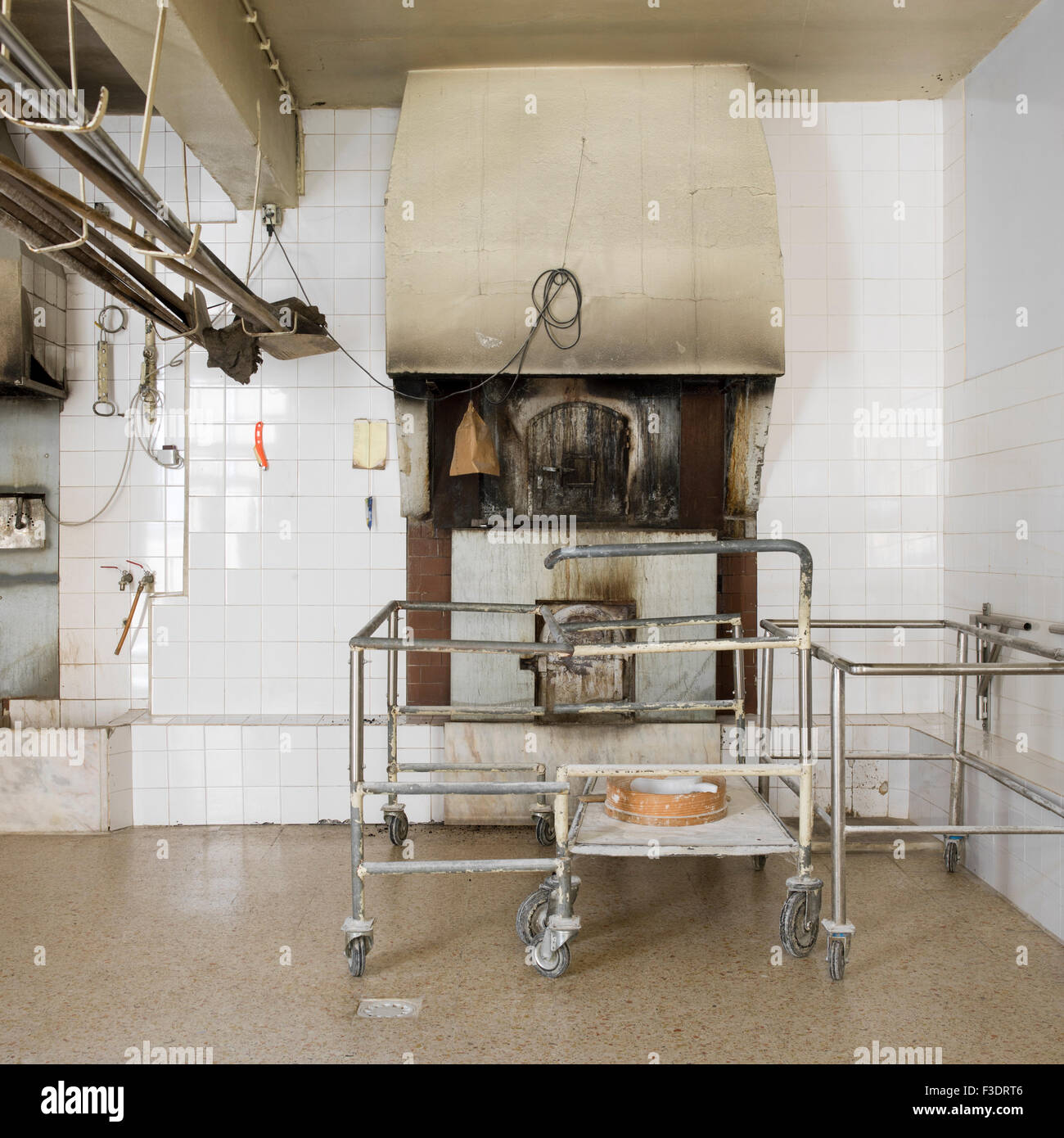 Old bakery shop interior hi-res stock photography and images - Alamy