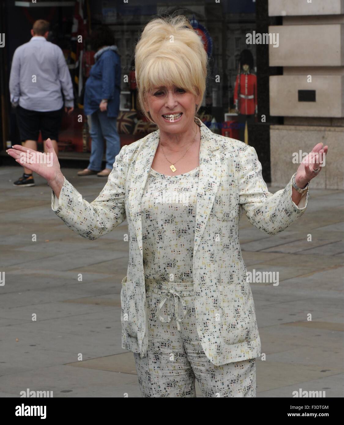 Barbara Windsor attends a photocall at the Visitor Welcome Pod in ...