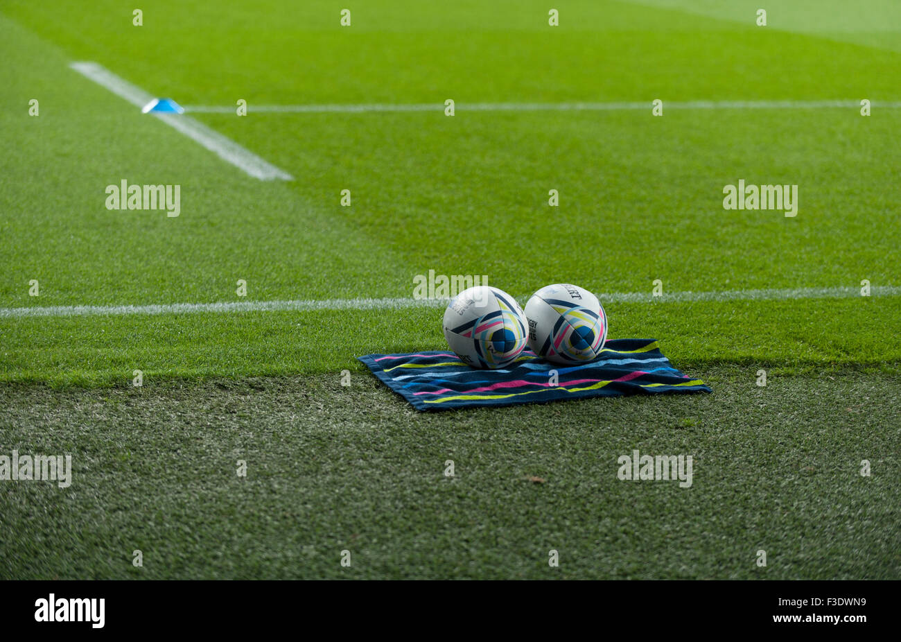 England rugby balls hi-res stock photography and images - Alamy