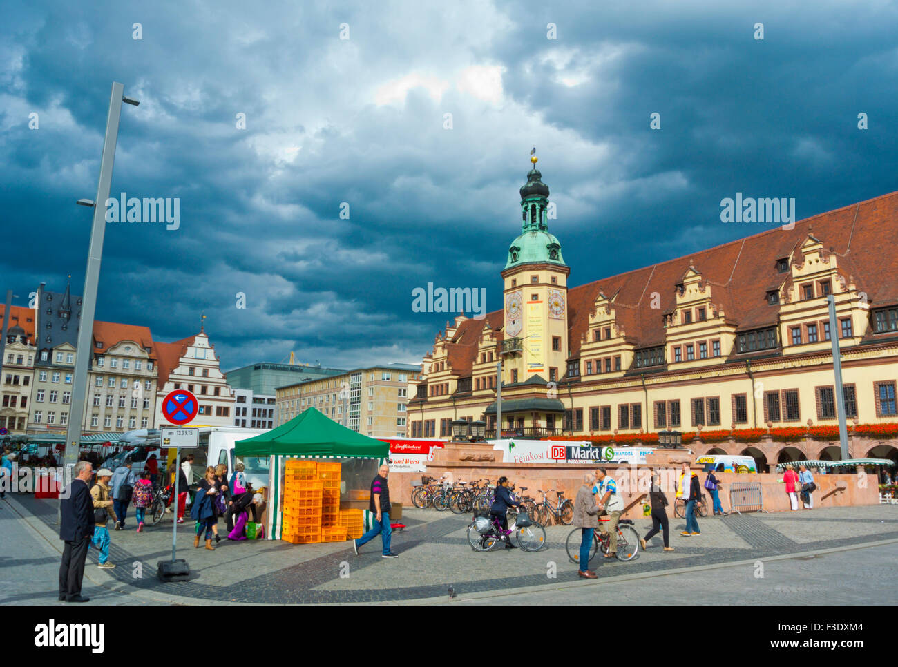 Markt, Marktplatz, market square,with Altes Rathaus, old town hall, old ...