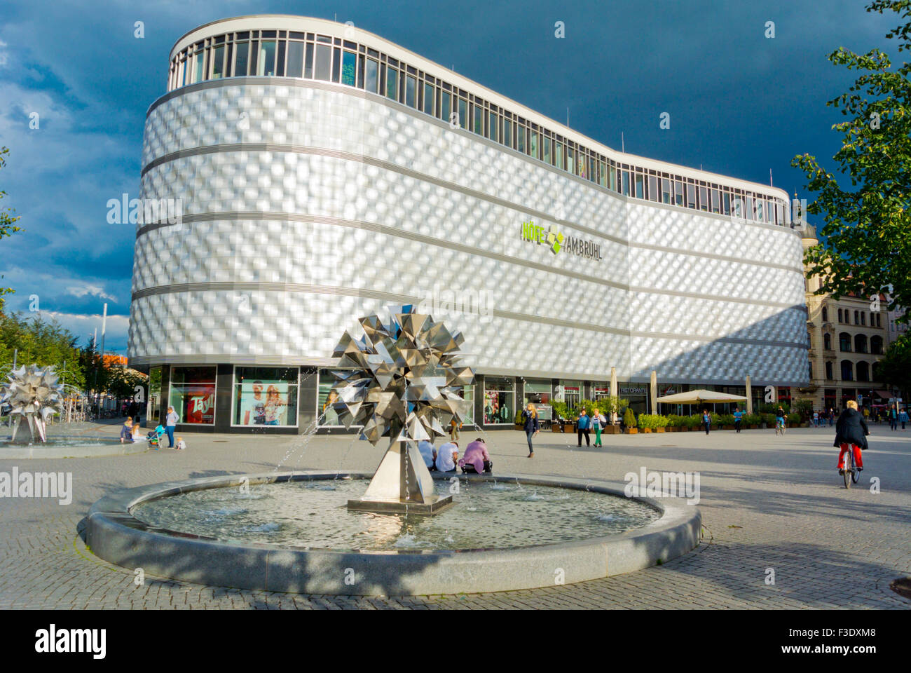 Richard-Wagner-Platz, with Höfe am Brühl shopping centre, Leipzig ...