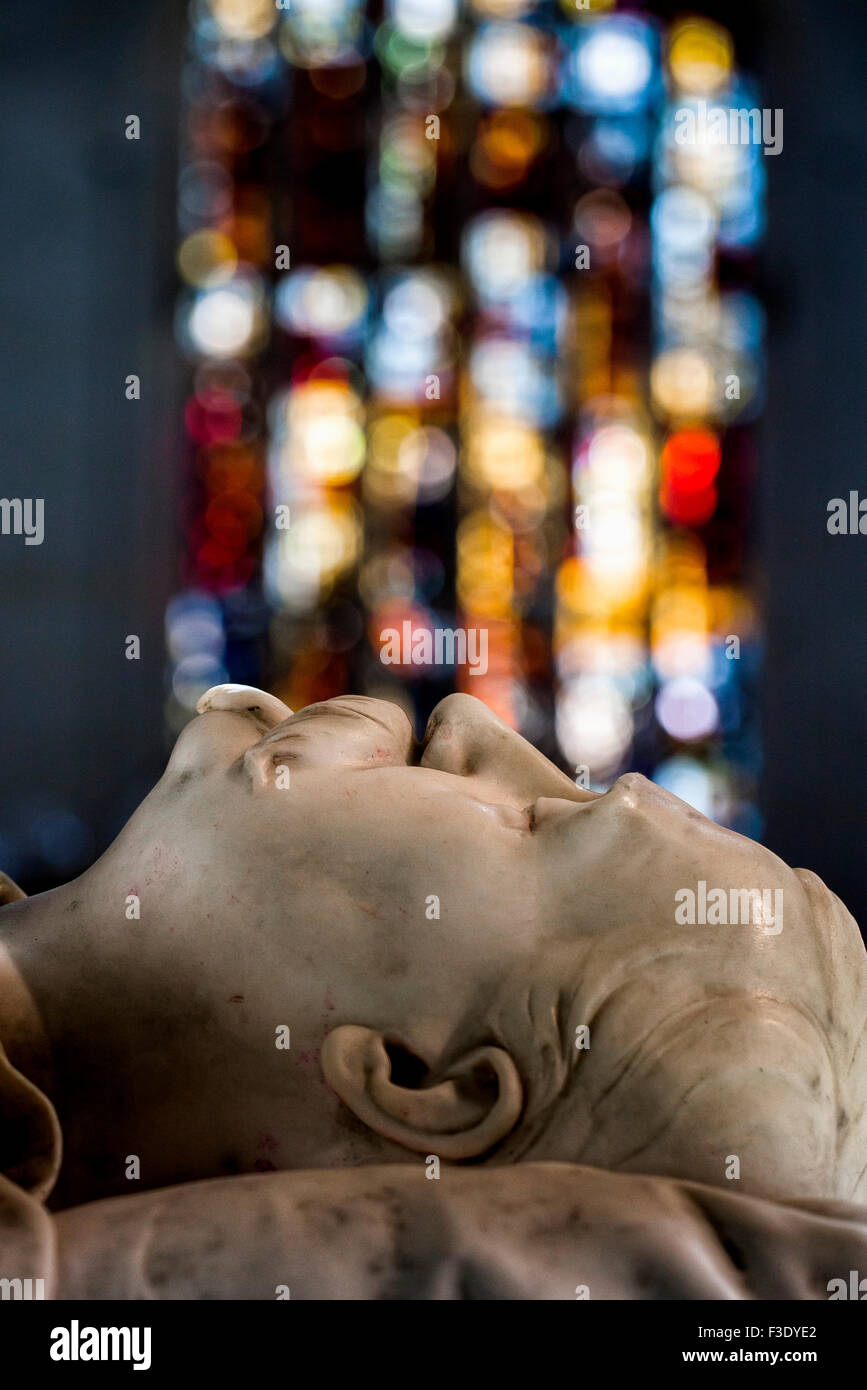 Statues without heads hi-res stock photography and images - Alamy