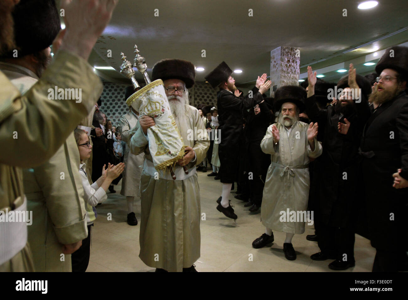 Jerusalem. 5th Oct, 2015. Ultra-Orthodox Jewish men dance and celebrate ...