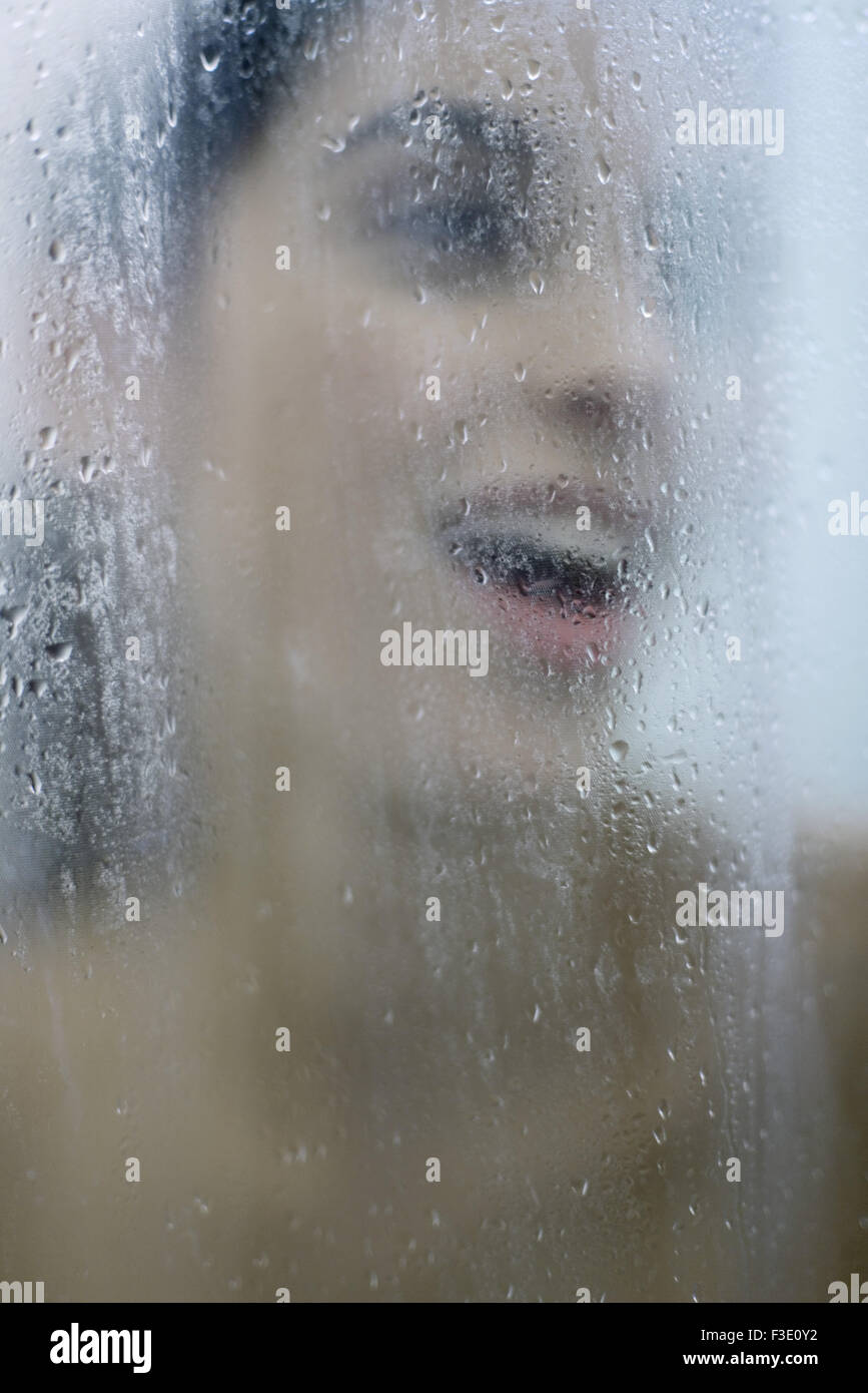 Showering singing hi-res stock photography and images - Alamy
