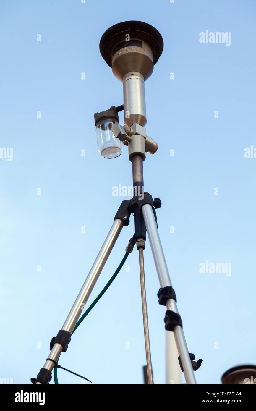 Air pollution meter hi-res stock photography and images - Alamy