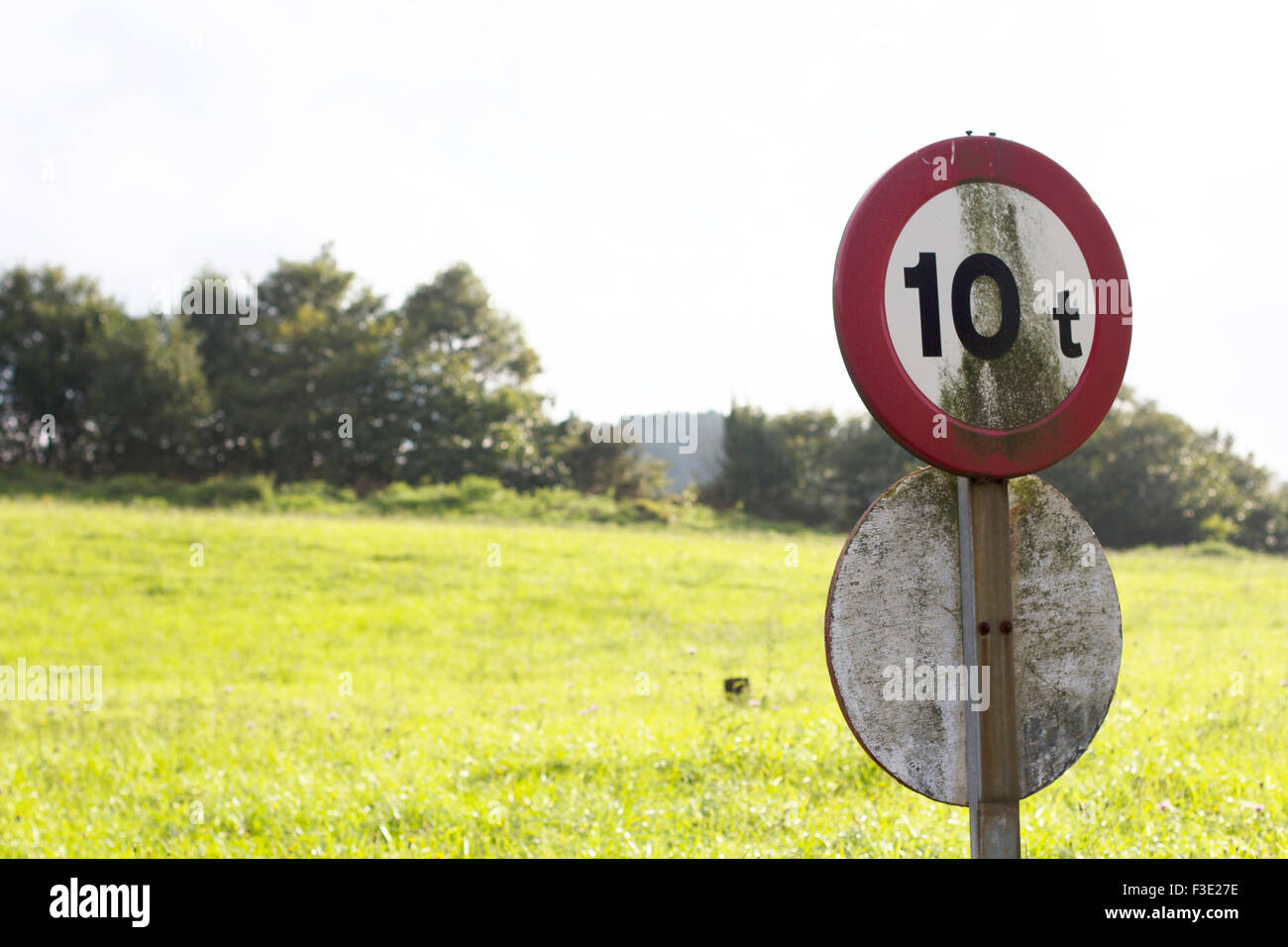 10t sign hi-res stock photography and images - Alamy