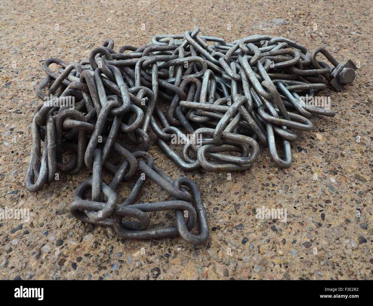 Old chain hi-res stock photography and images - Alamy