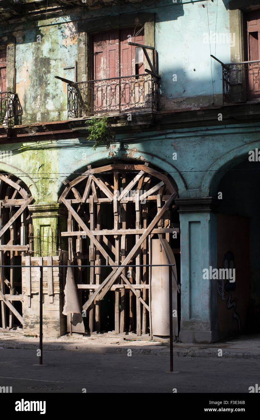 Decaying spanish colonial buildings High Resolution Stock Photography ...