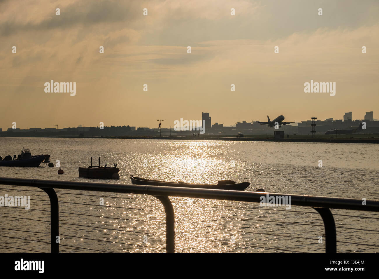 Royal albert dock london hi-res stock photography and images - Alamy