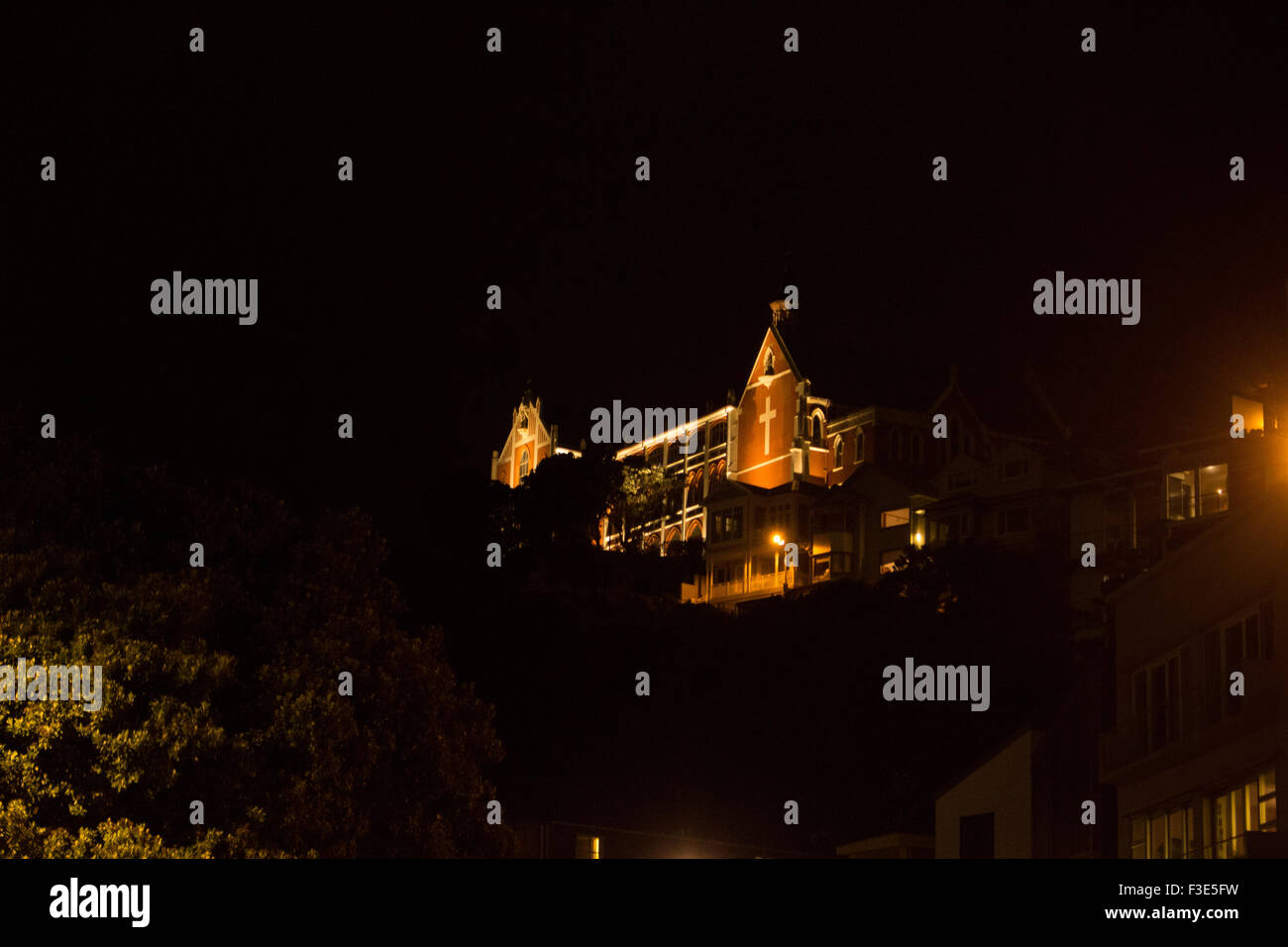 Gold church night view hi-res stock photography and images - Alamy