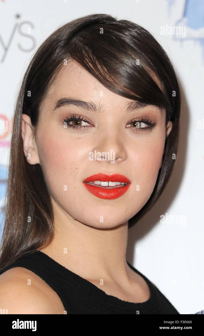New York, NY, USA. 5th Oct, 2015. Hailee Steinfeld in attendance for ...