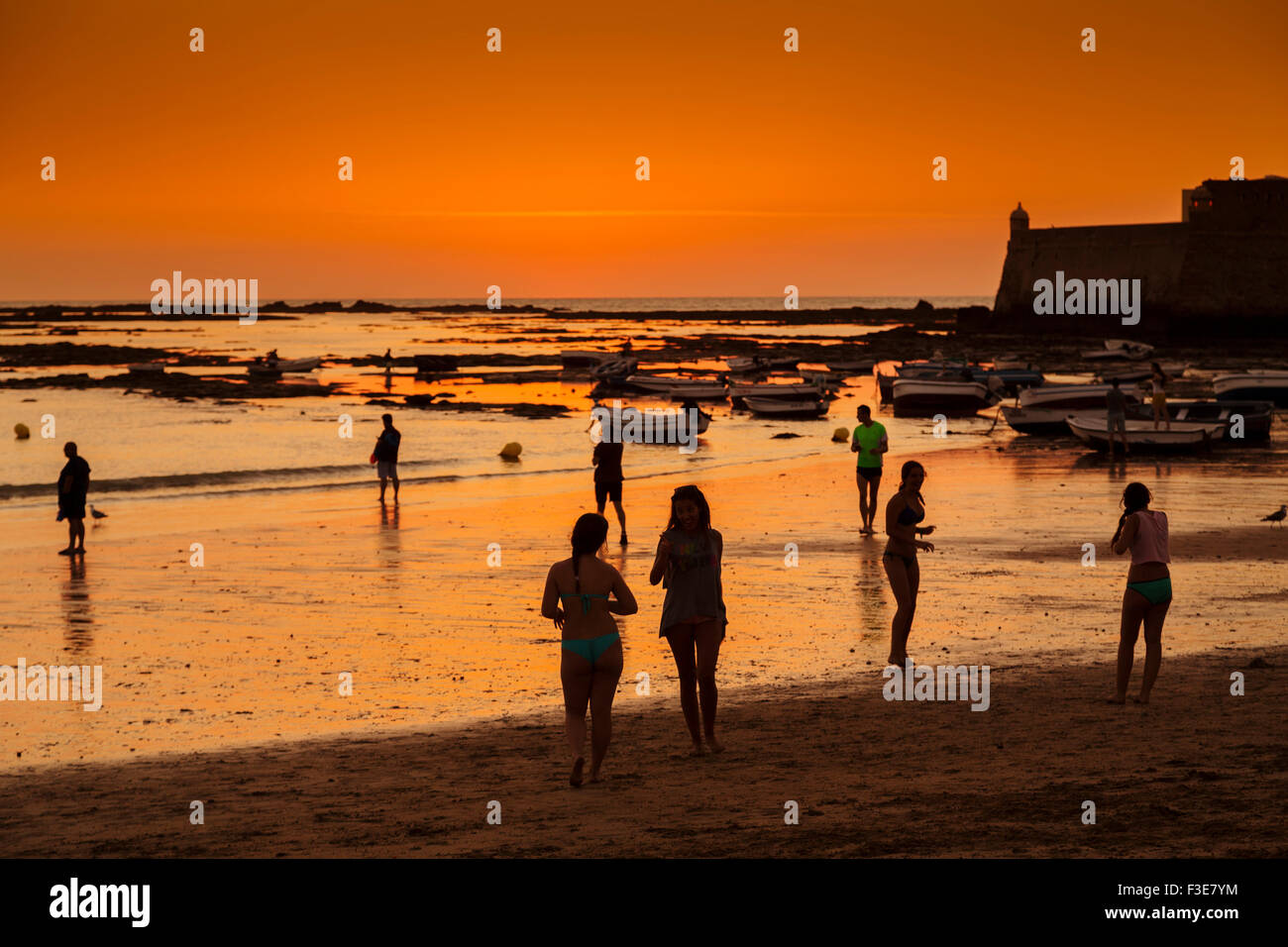 Atardecer la caleta cadiz hi-res stock photography and images - Alamy
