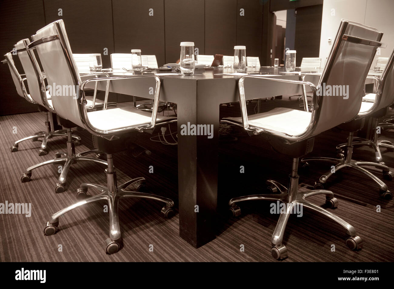 Empty meeting room Stock Photo - Alamy