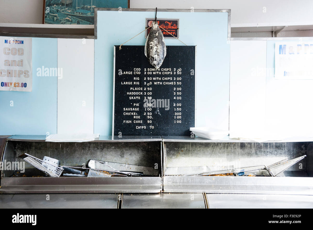 Fish and chip shop counter hi-res stock photography and images - Alamy