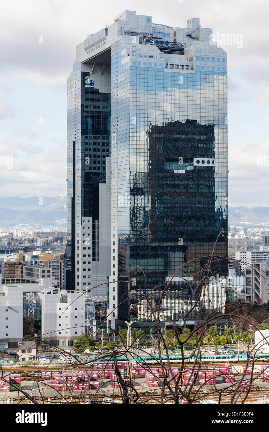 Osaka, Umeda Sky Building, double office towers joined at top, popular ...