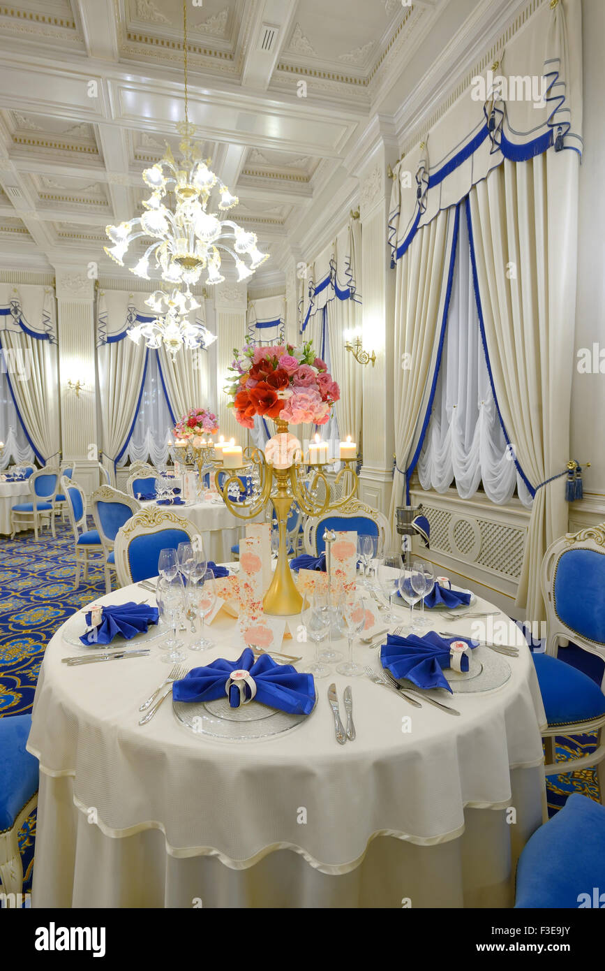 Ornate restaurant entrance hi-res stock photography and images - Alamy