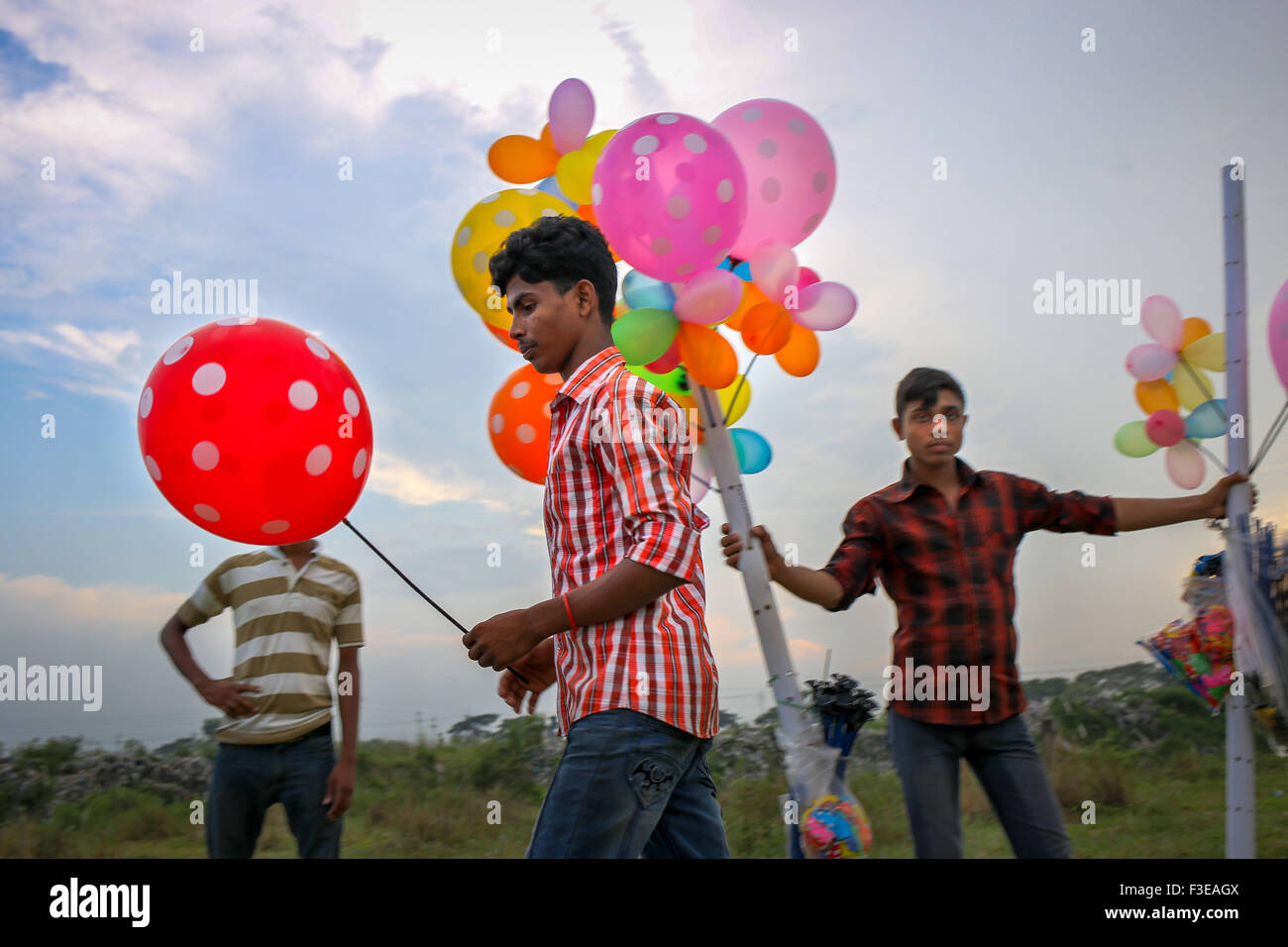 Dhaka, Bangladesh. 6th Oct, 2015. Oct 06, 2015 - Dhaka, Bangladesh - A ...
