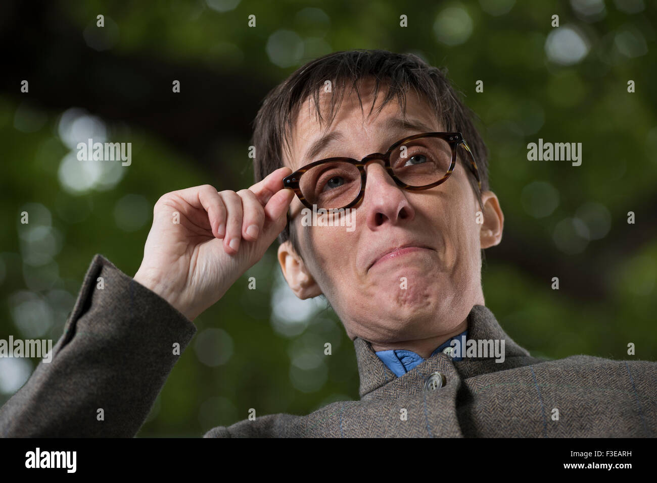 Portrait of a stand up comedian hi-res stock photography and images - Alamy