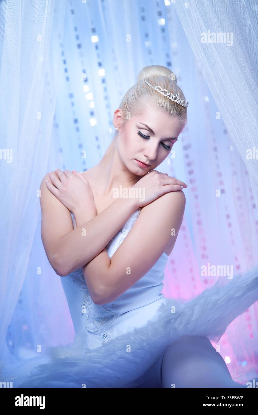 Beautiful ballet dancer Stock Photo - Alamy