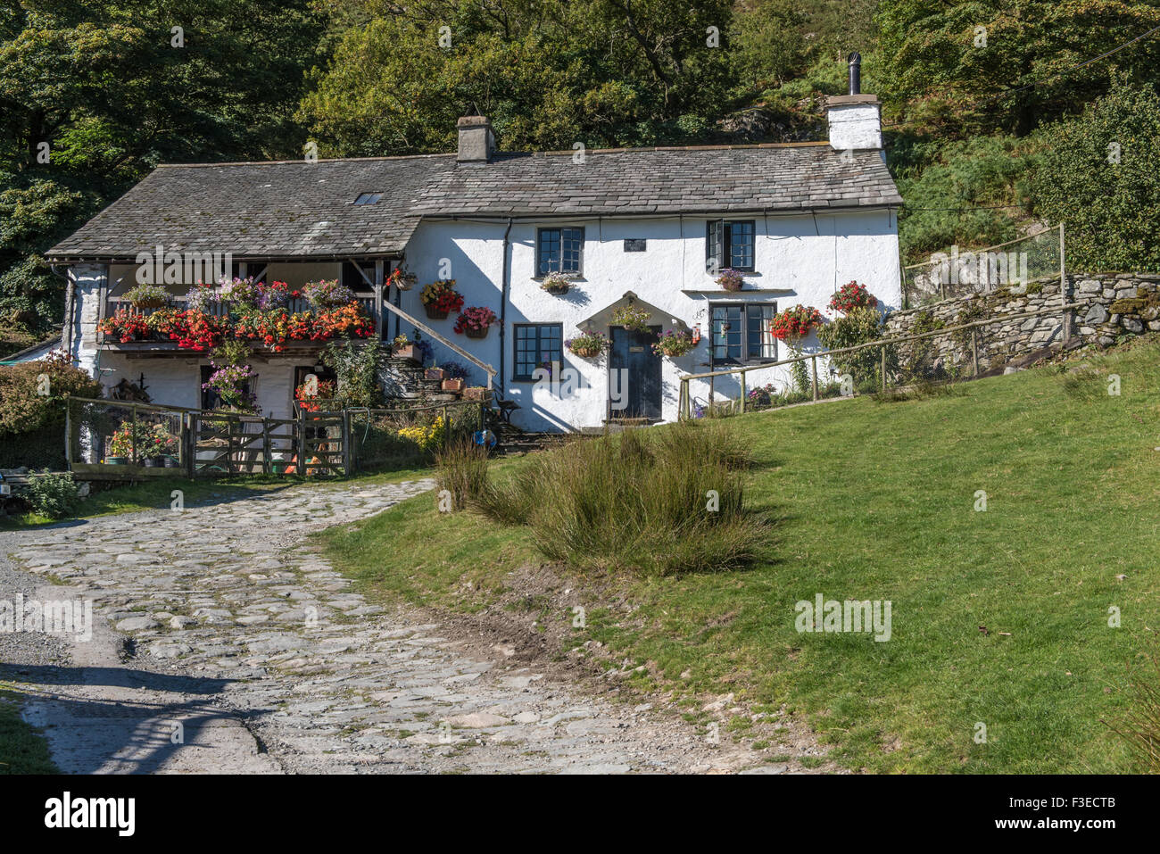A Traditional Cumbrian Cottage with spinning gallery at Low ...