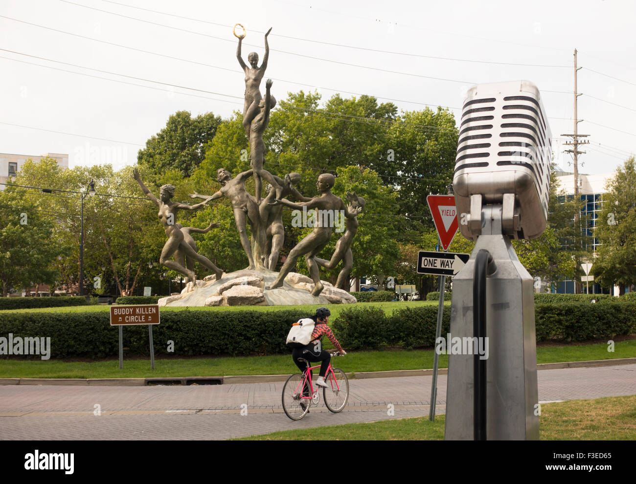 Musica sculpture in Buddy Killen circle Nashville TN Stock Photo - Alamy