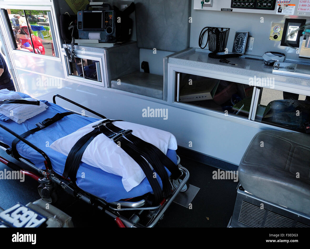 Ambulance interior hi-res stock photography and images - Alamy