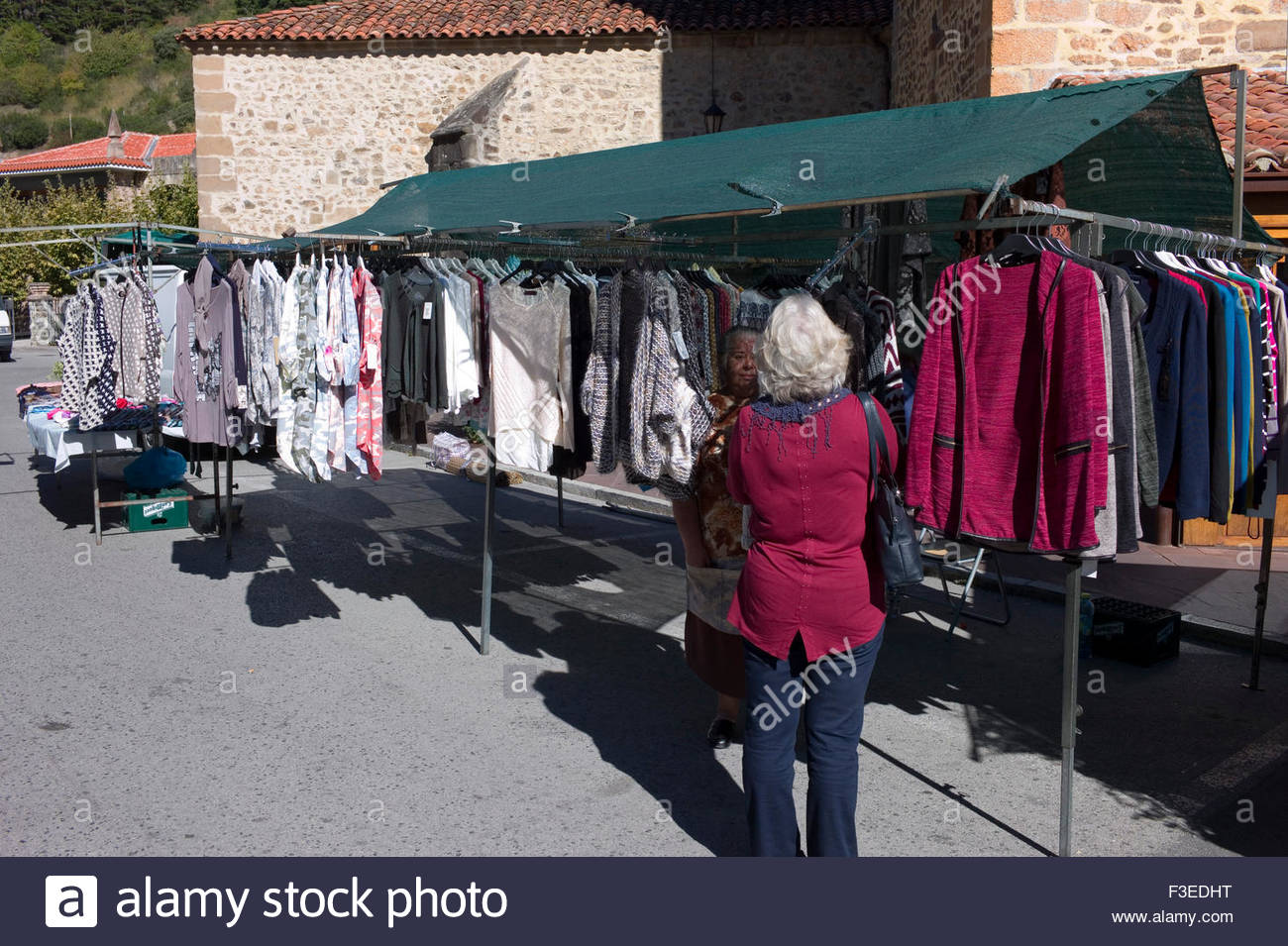 Clothes Stall Stock Photos & Clothes Stall Stock Images - Alamy