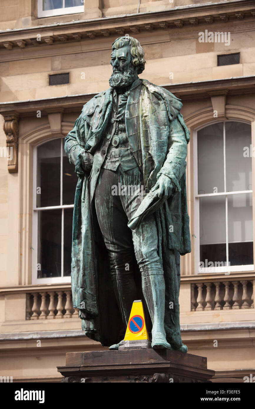 William Chambers statue, Chambers Street Edinburgh, Scotland Stock ...