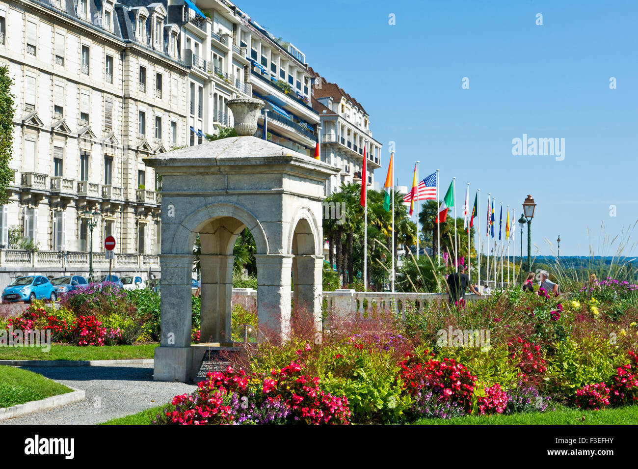 Pau boulevard des pyrenees hi-res stock photography and images - Alamy