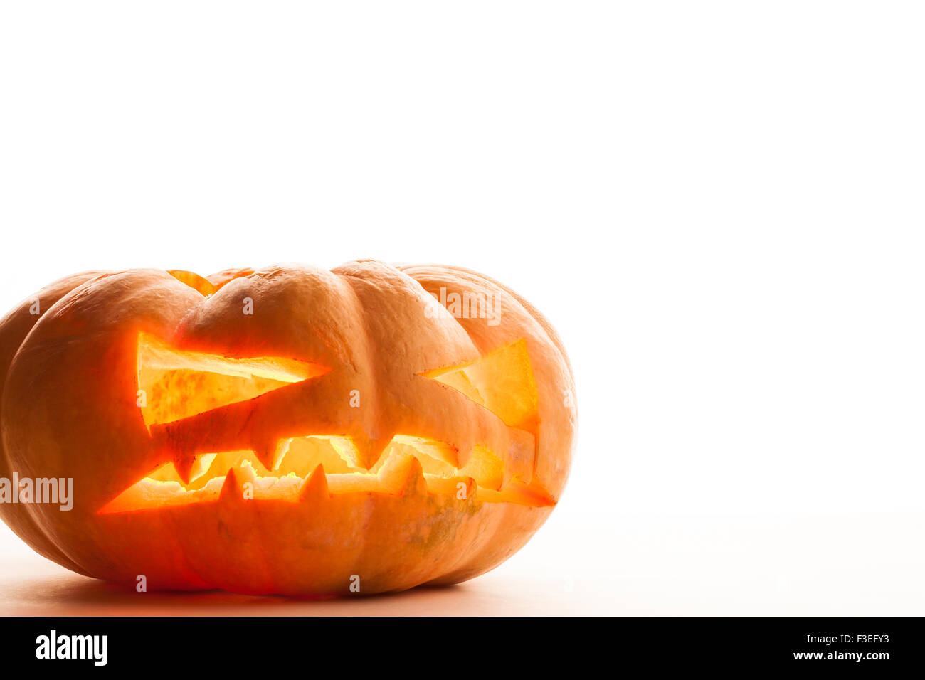 Single Halloween pumpkin. Scary Jack O'Lantern face Stock Photo - Alamy