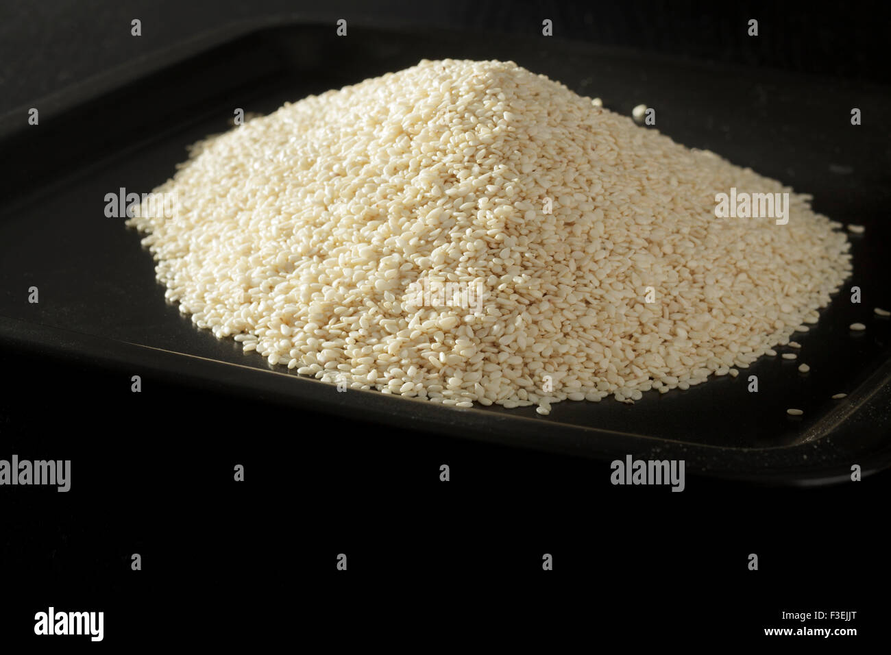 White seeds seed hi-res stock photography and images - Alamy