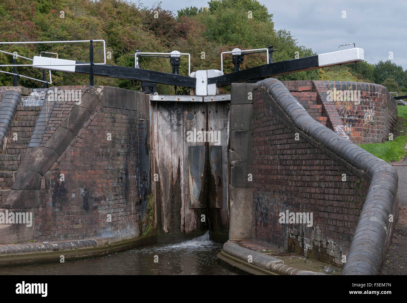 Water control gate hi-res stock photography and images - Alamy