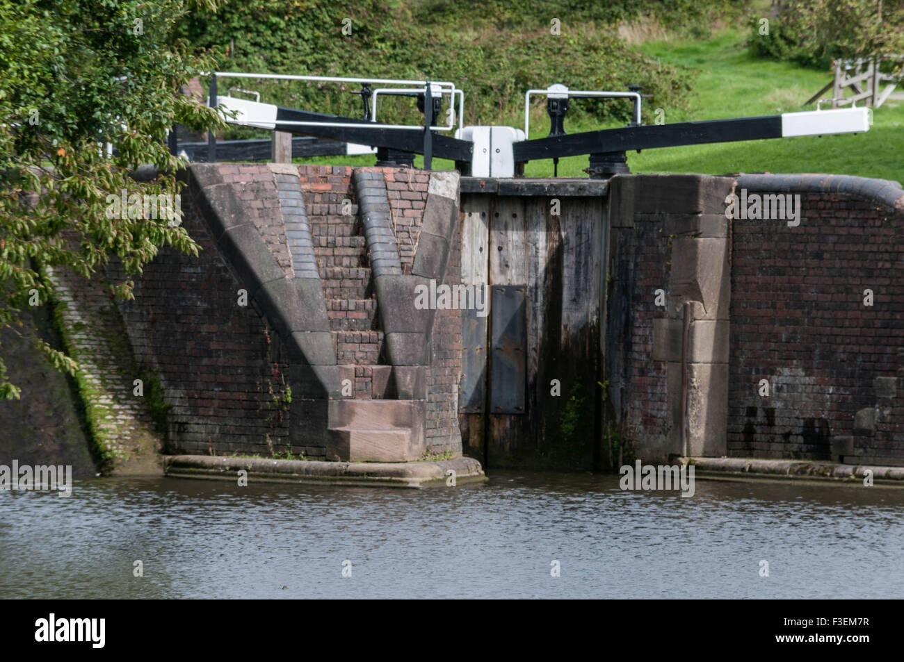Water control gate hi-res stock photography and images - Alamy