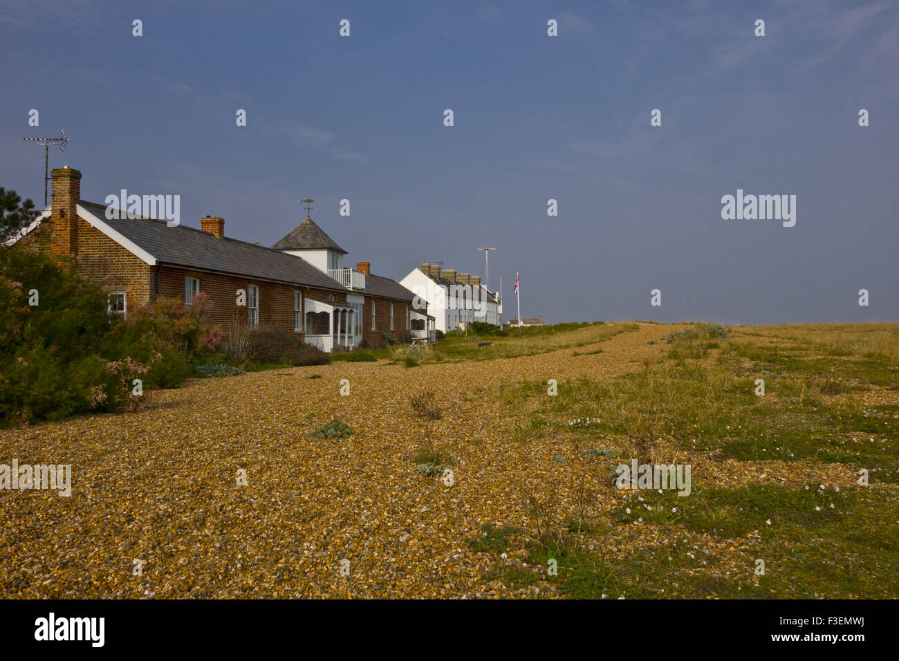 Shingle street hi-res stock photography and images - Alamy