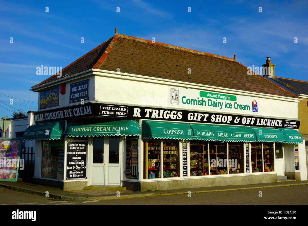 Gift Shop, The Lizard Village, Lizard Peninsula, Cornwall, England, UK ...