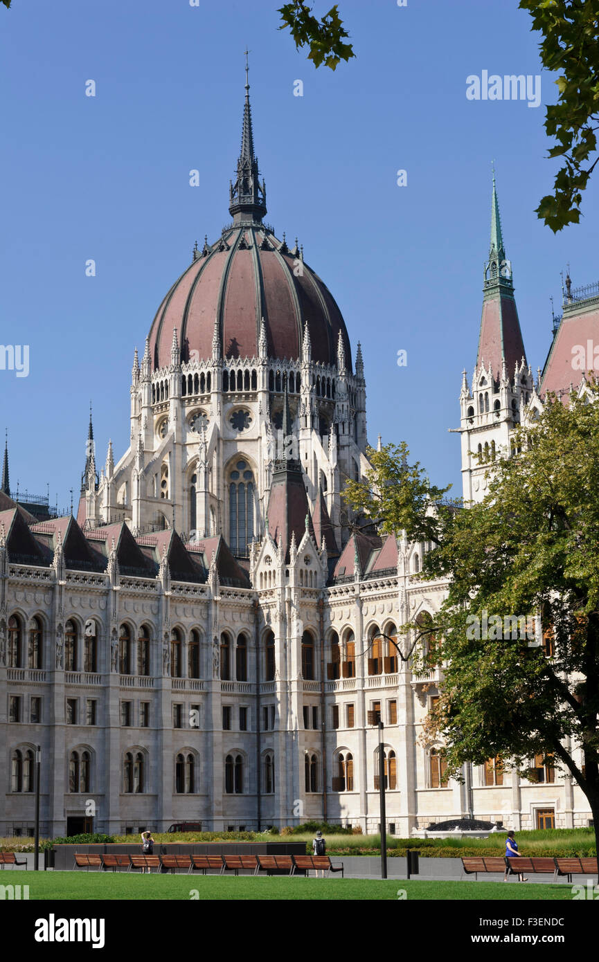 The Gothic style Hungarian Parliament building in Budapest, Hungary ...