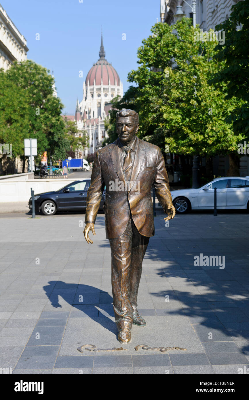 A lifesize sculpture of Ronald Reagan, 40th President of the United ...