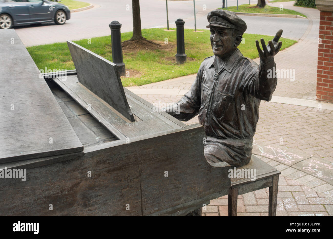 Owen Bradley statue in Nashville Tennessee Stock Photo - Alamy