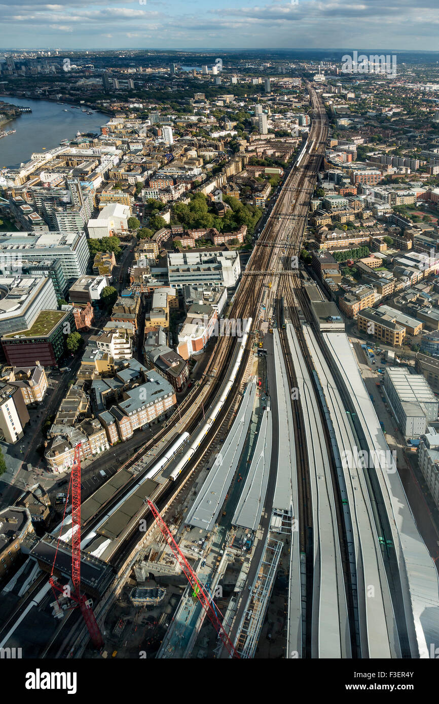 London bridge station hi-res stock photography and images - Alamy